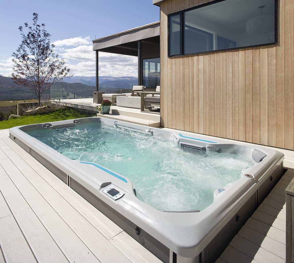 Endless Pools R500 Swim Spa | Family Swim Spa in Utah