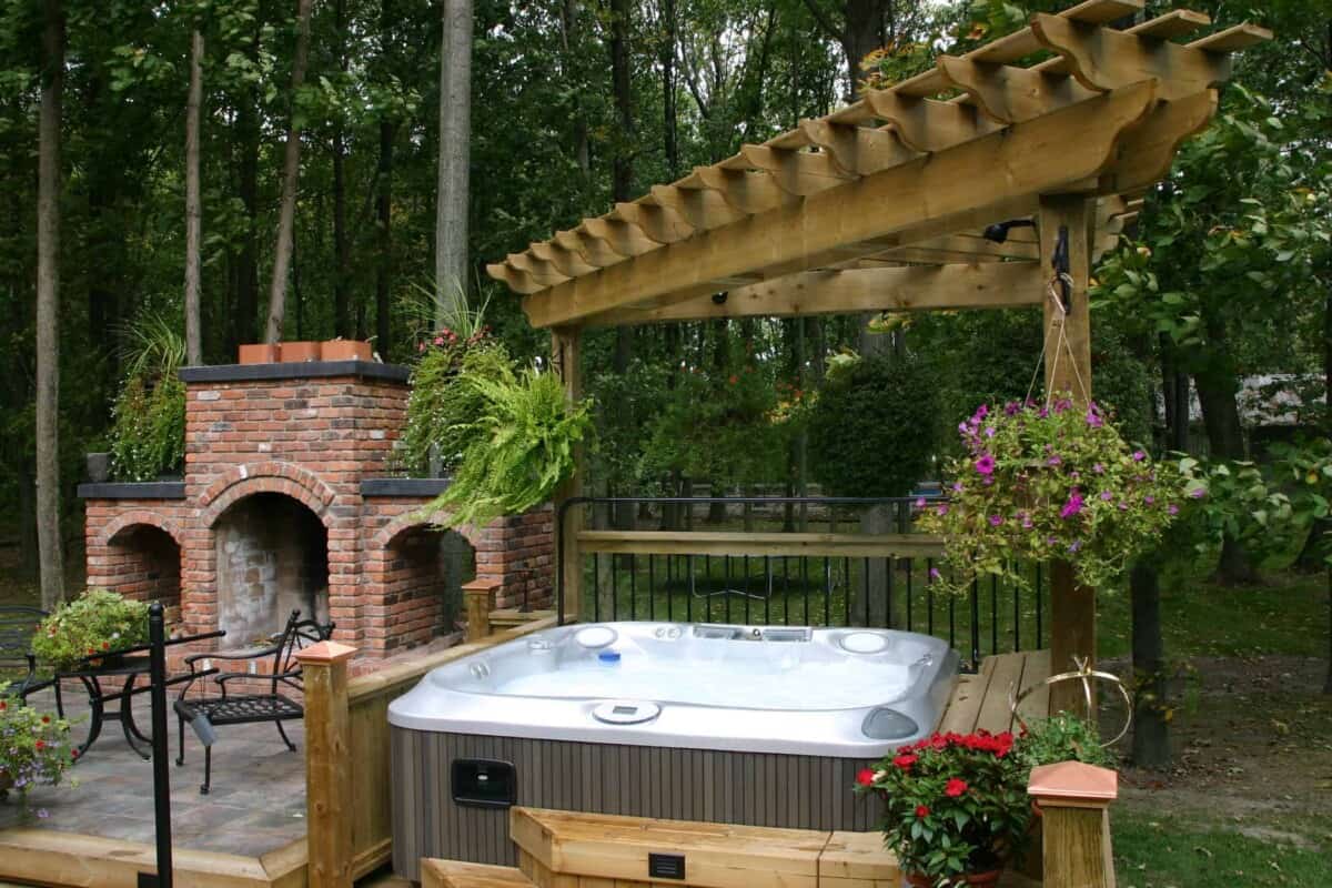 How To Move a Hot Tub In 10 Easy Steps - Ultimate Guide